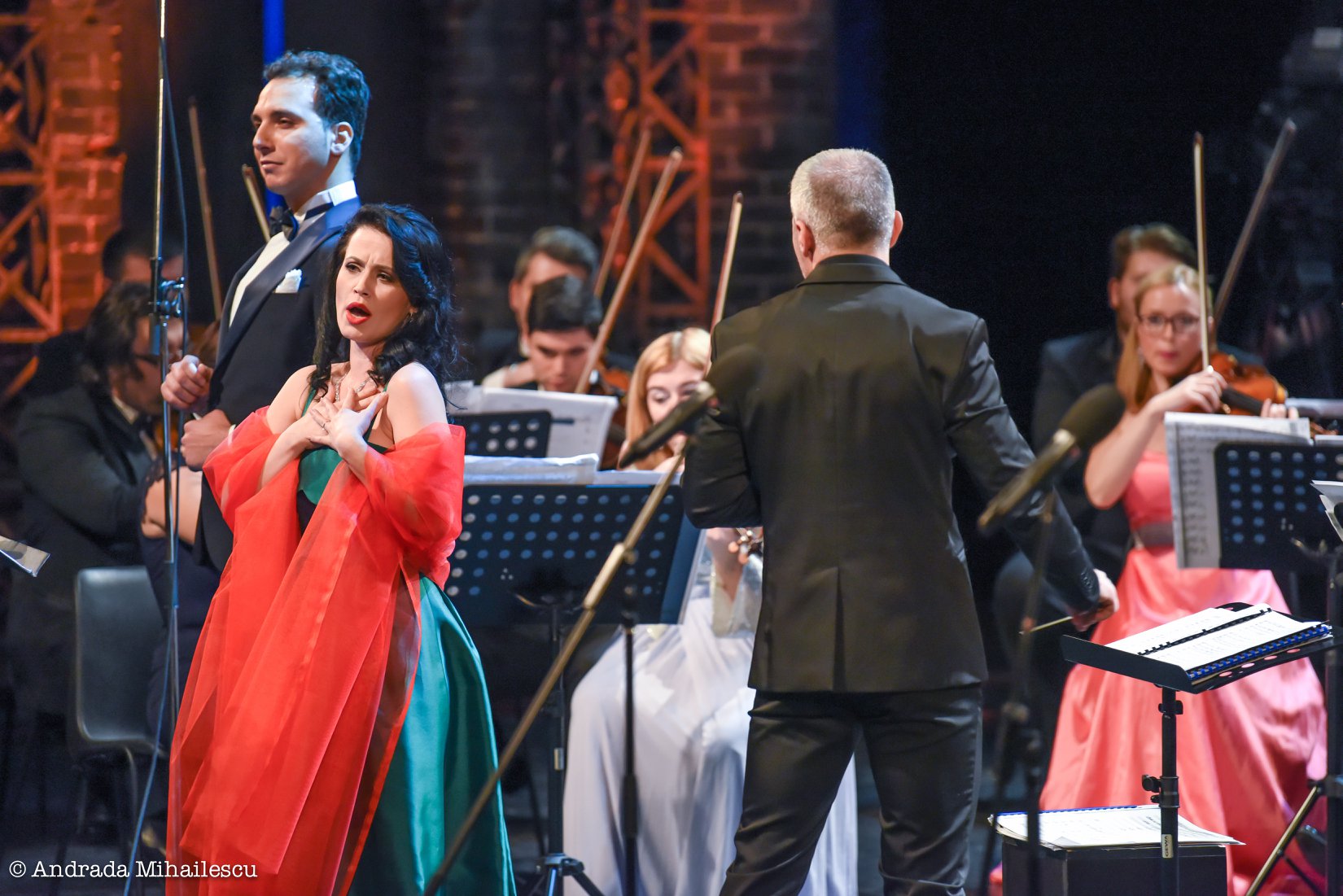 Interviu cu mezzosoprana Maria Miron Sîrbu